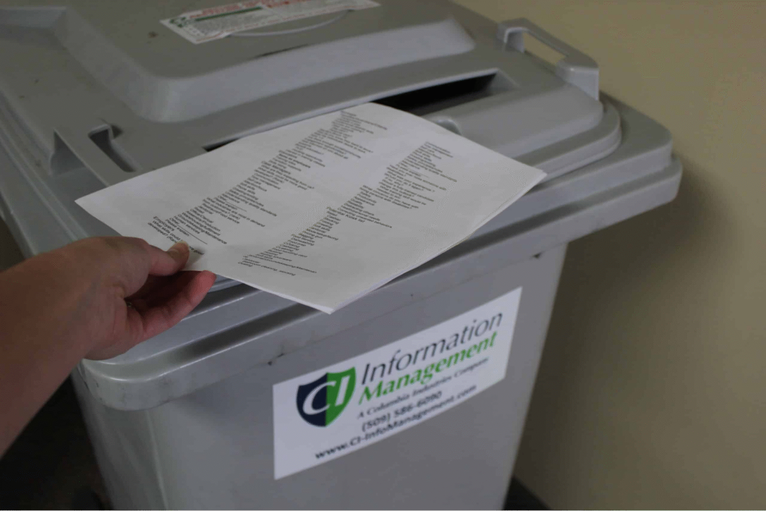 Secure Ways Businesses Can Dispose Of Confidential Paper Waste - Bents ...